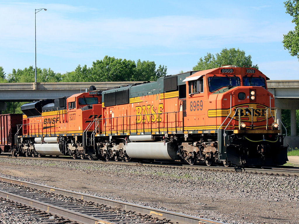 BNSF 8969
